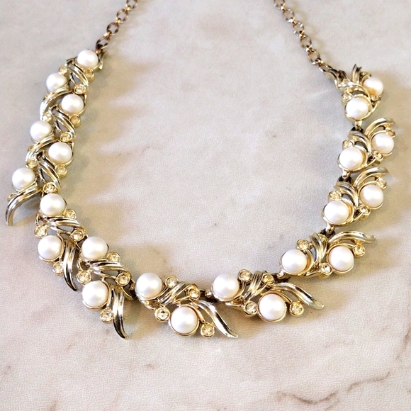 Sarah Coventry | Jewelry | Sarah Cov Pearl And Diamonds Gold Chain ...
